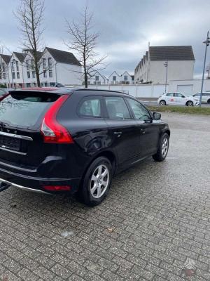 Melns Volvo XC60 2014 Viļņa, ar dzinēja tilpumu 1.98 L un nobraukumu 264 tūkst. km par 5390 €, foto 3 vietnē AUTOMOTO.COM.LV
