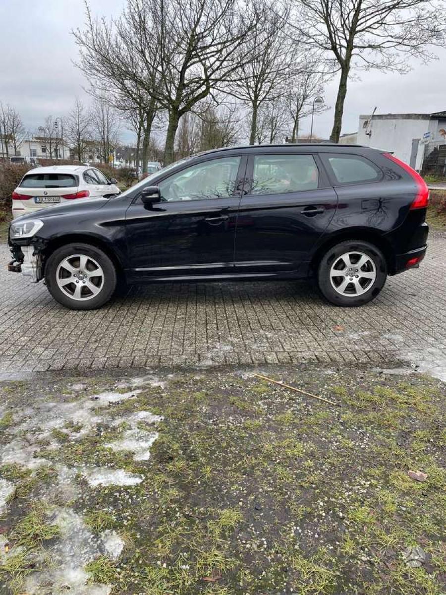 Melns Volvo XC60 2014 Viļņa, ar dzinēja tilpumu 1.98 L un nobraukumu 264 tūkst. km par 5390 €, foto 5 vietnē AUTOMOTO.COM.LV