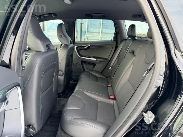 Melns Volvo XC60 2014 Rīga, ar dzinēja tilpumu 2.00 L un nobraukumu 268 tūkst. km par 11995 €, foto 6 vietnē AUTOMOTO.COM.LV