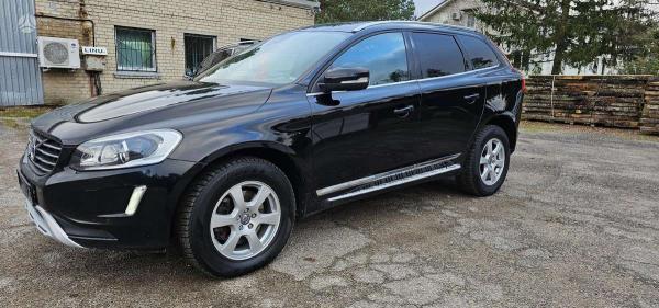 Black Volvo XC60 2014 in Ukmerge, with an engine capacity of 2.40 L and mileage of 250 thousand km for 13100 €, photo 4 on AUTOMOTO.COM.LV