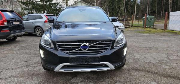 Black Volvo XC60 2014 in Ukmerge, with an engine capacity of 2.40 L and mileage of 250 thousand km for 13100 €, photo 5 on AUTOMOTO.COM.LV