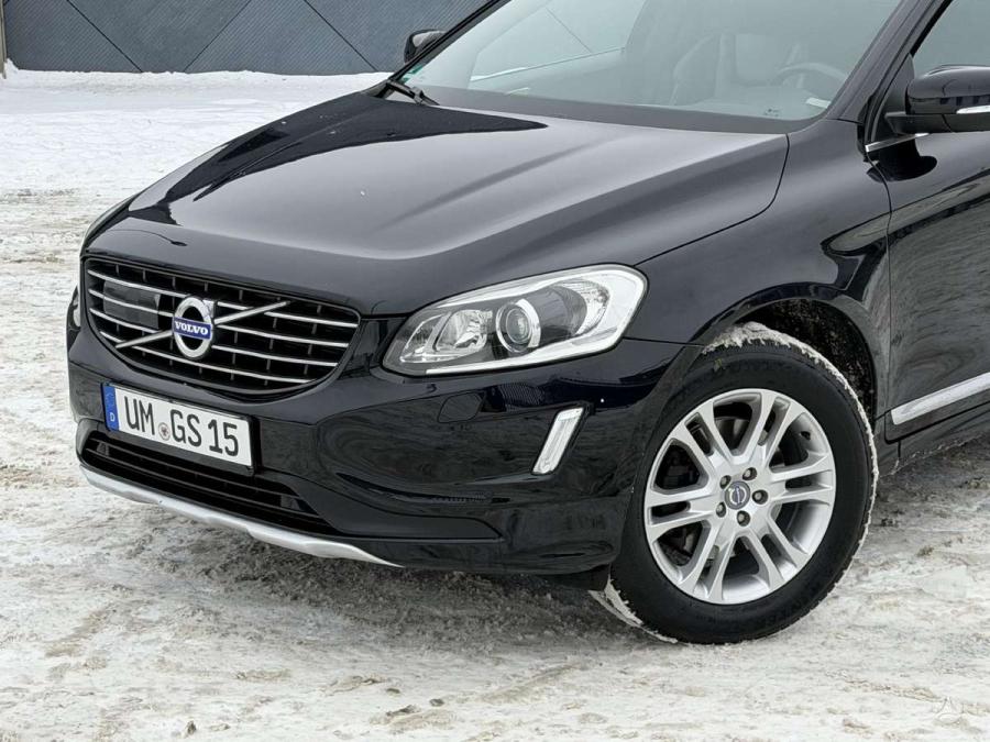 Black Volvo XC60 2014 in Jonava, with an engine capacity of 2.40 L and mileage of 280 thousand km for 13500 €, photo 3 on AUTOMOTO.COM.LV