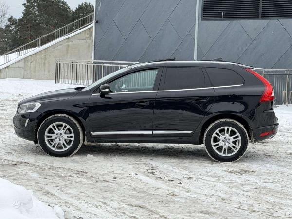 Black Volvo XC60 2014 in Jonava, with an engine capacity of 2.40 L and mileage of 280 thousand km for 13500 €, photo 4 on AUTOMOTO.COM.LV