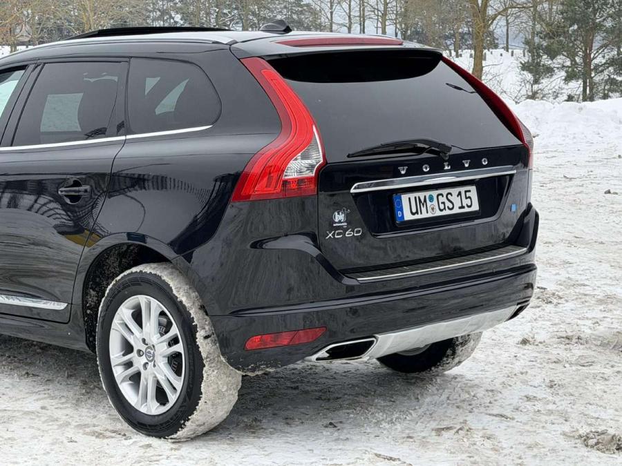 Black Volvo XC60 2014 in Jonava, with an engine capacity of 2.40 L and mileage of 280 thousand km for 13500 €, photo 7 on AUTOMOTO.COM.LV