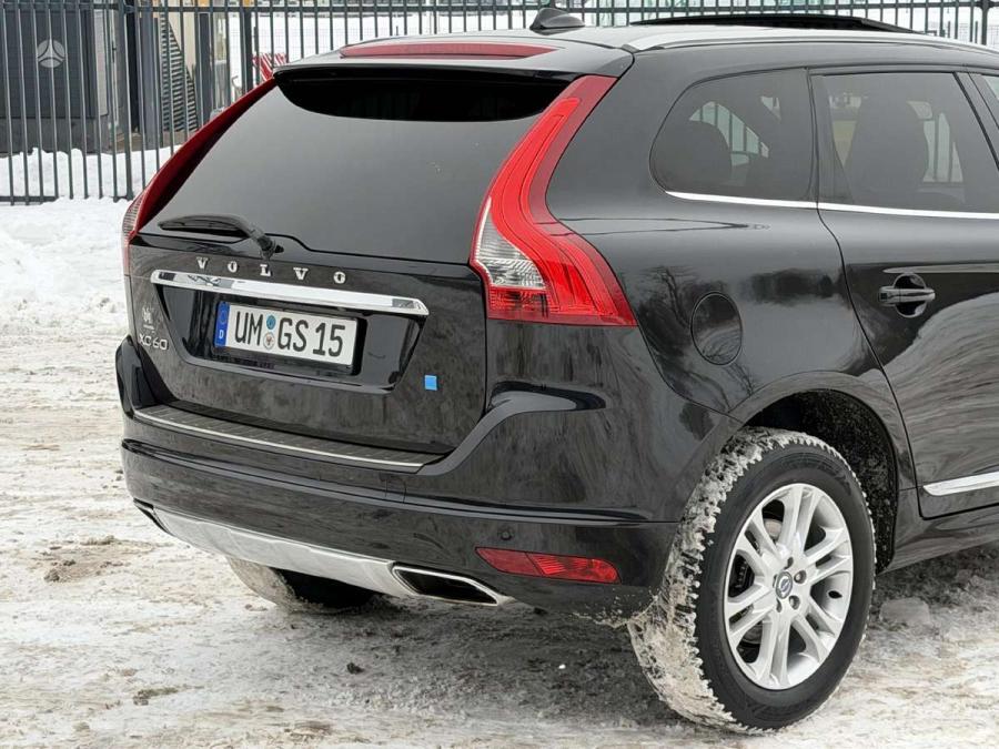 Black Volvo XC60 2014 in Jonava, with an engine capacity of 2.40 L and mileage of 280 thousand km for 13500 €, photo 8 on AUTOMOTO.COM.LV