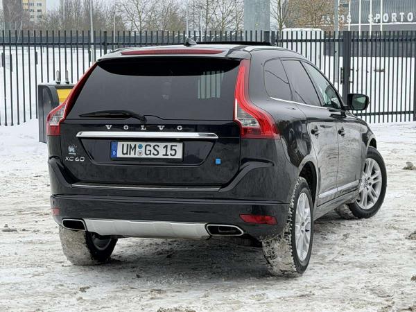 Black Volvo XC60 2014 in Jonava, with an engine capacity of 2.40 L and mileage of 280 thousand km for 13500 €, photo 9 on AUTOMOTO.COM.LV