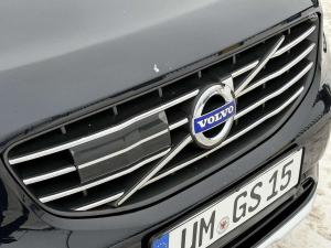 Black Volvo XC60 2014 in Jonava, with an engine capacity of 2.40 L and mileage of 280 thousand km for 13500 €, photo 16 on AUTOMOTO.COM.LV