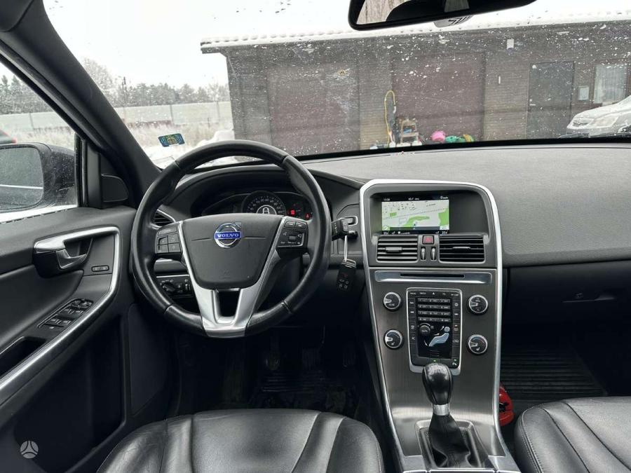 Black Volvo XC60 2014 in Kaunas, with an engine capacity of 1.98 L and mileage of 160 thousand km for 12440 €, photo 15 on AUTOMOTO.COM.LV