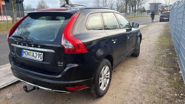 Black Volvo XC60 2014 in Vilnius, with an engine capacity of 2.40 L and mileage of 154 thousand km for 14700 €, photo 2 on AUTOMOTO.COM.LV
