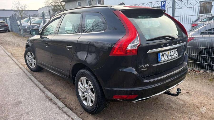 Black Volvo XC60 2014 in Vilnius, with an engine capacity of 2.40 L and mileage of 154 thousand km for 14700 €, photo 3 on AUTOMOTO.COM.LV