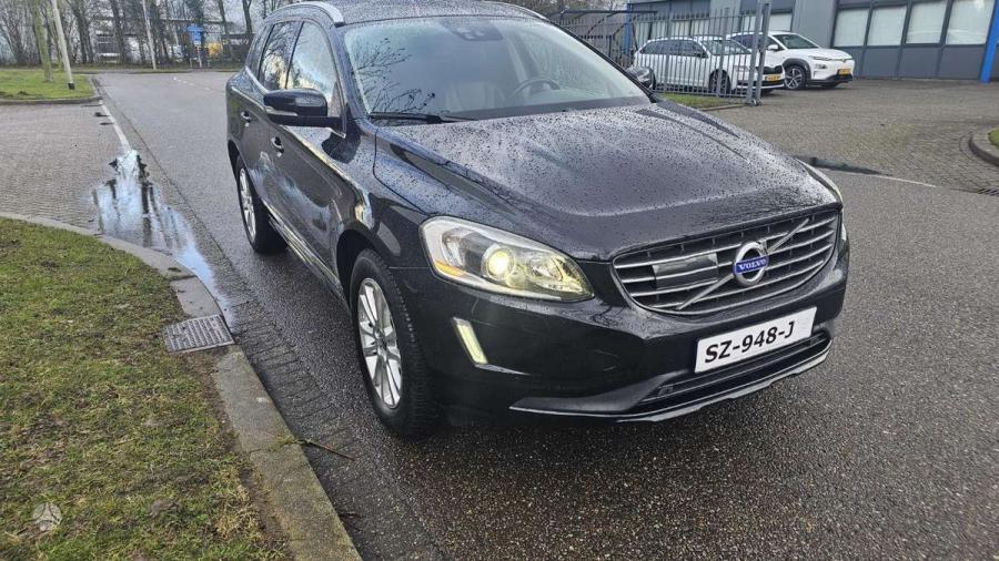 Melns Volvo XC60 2014 Prienai, ar dzinēja tilpumu 1.97 L un nobraukumu 242 tūkst. km par 12999 €, foto 3 vietnē AUTOMOTO.COM.LV