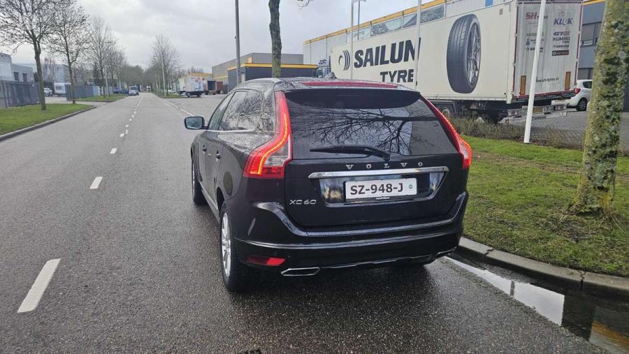 Melns Volvo XC60 2014 Prienai, ar dzinēja tilpumu 1.97 L un nobraukumu 242 tūkst. km par 12999 €, foto 4 vietnē AUTOMOTO.COM.LV