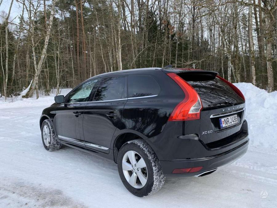 Black Volvo XC60 2014 in Klaipeda, with an engine capacity of 3.19 L and mileage of 220 thousand km for 9990 €, photo 4 on AUTOMOTO.COM.LV