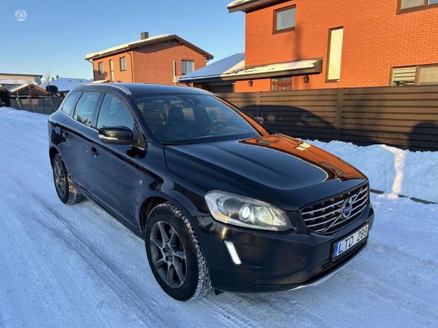 Black Volvo XC60 2014 in Kaunas, with an engine capacity of 1.98 L and mileage of 291 thousand km for 10500 €, photo 1 on AUTOMOTO.COM.LV