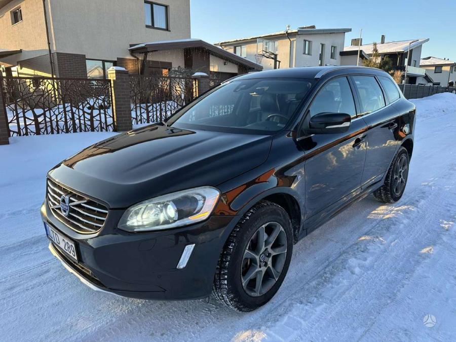 Black Volvo XC60 2014 in Kaunas, with an engine capacity of 1.98 L and mileage of 291 thousand km for 10500 €, photo 3 on AUTOMOTO.COM.LV