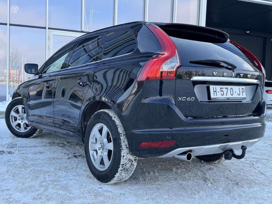 Black Volvo XC60 2014 in Vilnius, with an engine capacity of 1.98 L and mileage of 258 thousand km for 12450 €, photo 8 on AUTOMOTO.COM.LV