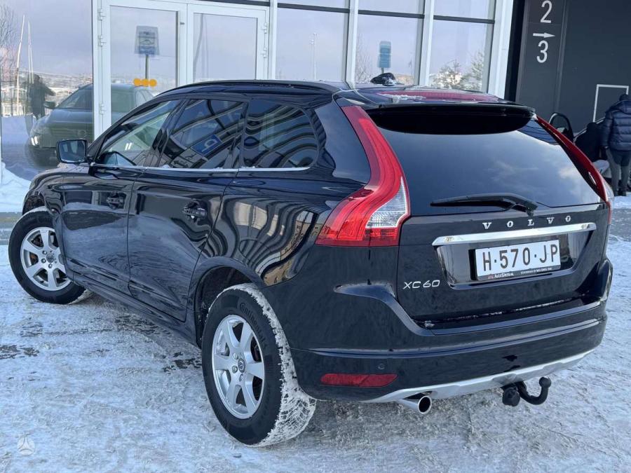 Black Volvo XC60 2014 in Vilnius, with an engine capacity of 1.98 L and mileage of 258 thousand km for 12450 €, photo 9 on AUTOMOTO.COM.LV