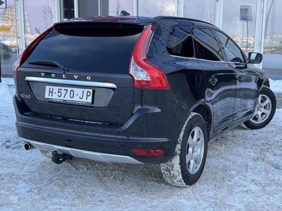Black Volvo XC60 2014 in Vilnius, with an engine capacity of 1.98 L and mileage of 258 thousand km for 12450 €, photo 10 on AUTOMOTO.COM.LV