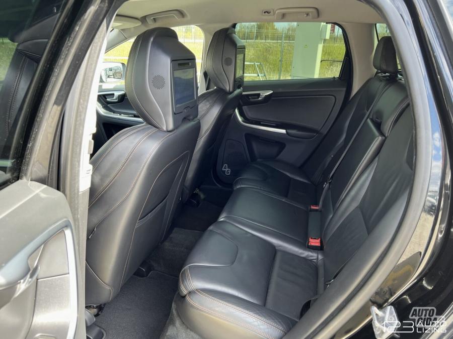 Melns Volvo XC60 2014 Tauragė, ar dzinēja tilpumu 2.00 L un nobraukumu 276 tūkst. km par 11600 €, foto 12 vietnē AUTOMOTO.COM.LV