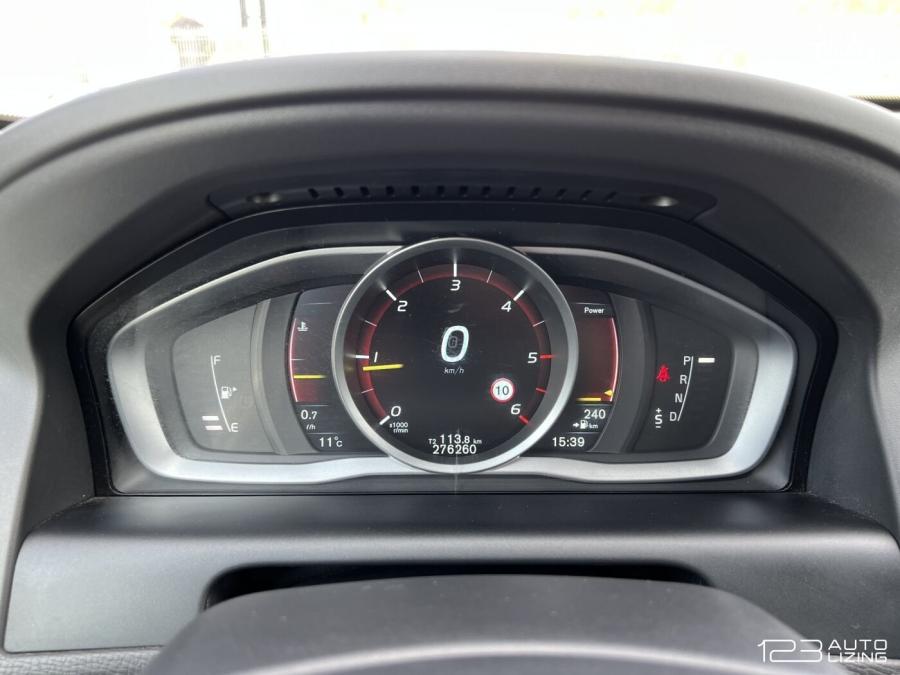 Melns Volvo XC60 2014 Tauragė, ar dzinēja tilpumu 2.00 L un nobraukumu 276 tūkst. km par 11600 €, foto 17 vietnē AUTOMOTO.COM.LV