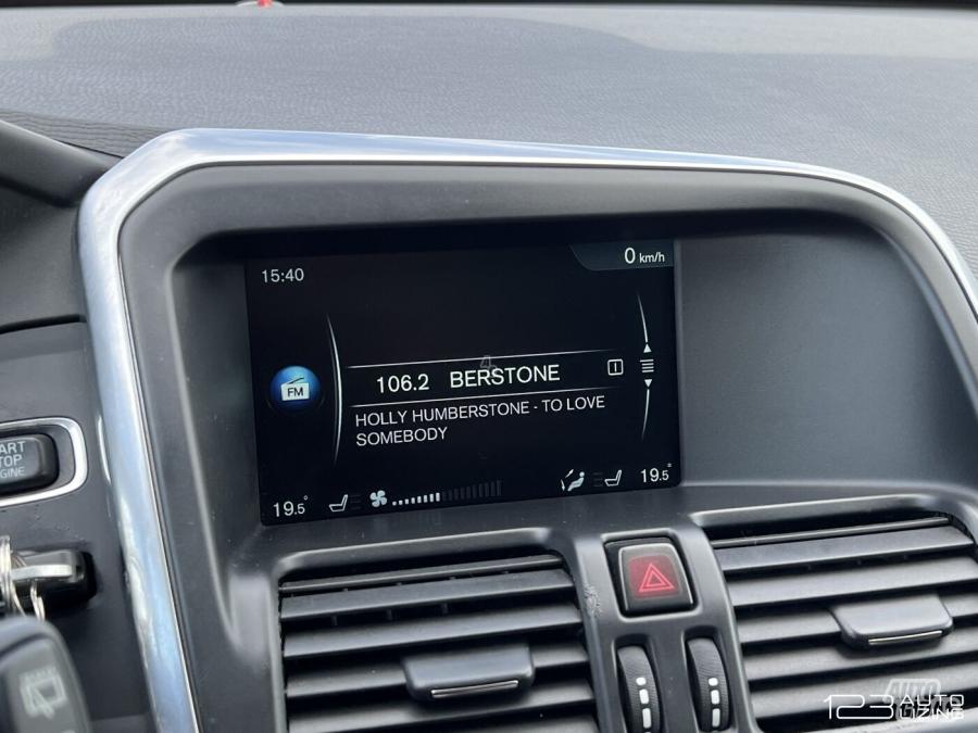Melns Volvo XC60 2014 Tauragė, ar dzinēja tilpumu 2.00 L un nobraukumu 276 tūkst. km par 11600 €, foto 18 vietnē AUTOMOTO.COM.LV