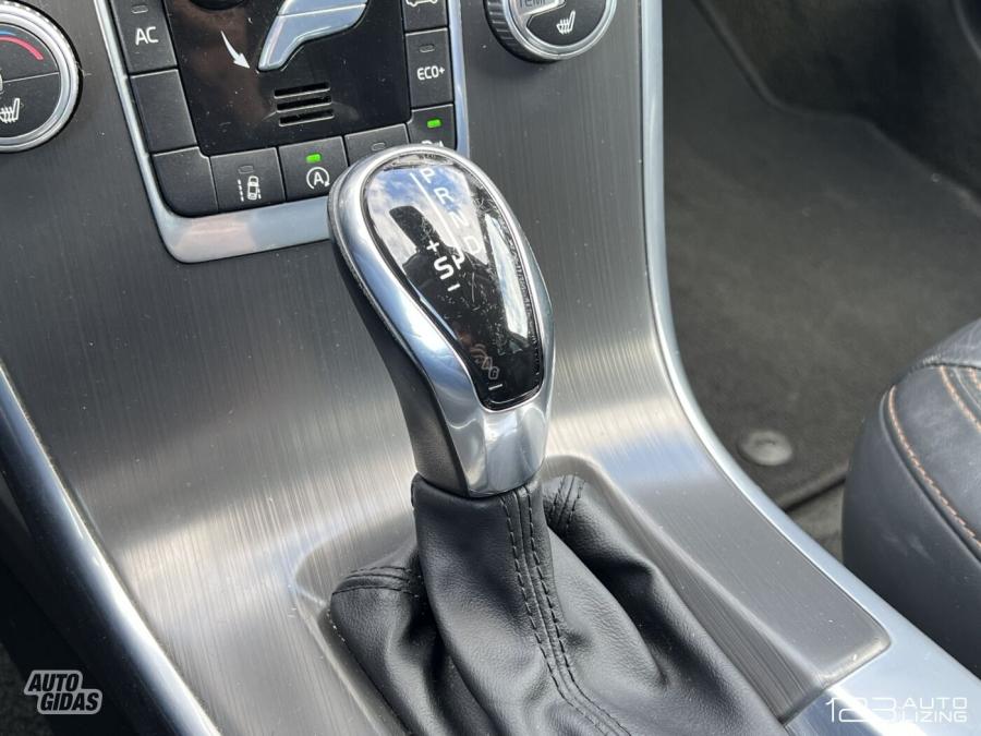 Melns Volvo XC60 2014 Tauragė, ar dzinēja tilpumu 2.00 L un nobraukumu 276 tūkst. km par 11600 €, foto 20 vietnē AUTOMOTO.COM.LV