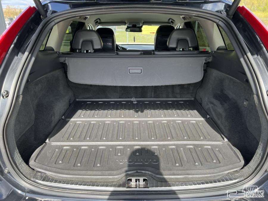Melns Volvo XC60 2014 Tauragė, ar dzinēja tilpumu 2.00 L un nobraukumu 276 tūkst. km par 11600 €, foto 24 vietnē AUTOMOTO.COM.LV