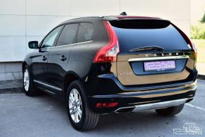Black Volvo XC60 2014 in Kretinga, with an engine capacity of 3.20 L and mileage of 241 thousand km for 12200 €, photo 8 on AUTOMOTO.COM.LV