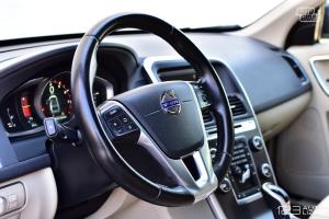 Black Volvo XC60 2014 in Kretinga, with an engine capacity of 3.20 L and mileage of 241 thousand km for 12200 €, photo 24 on AUTOMOTO.COM.LV