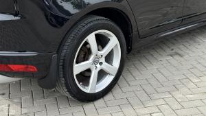 Black Volvo XC60 2014 in Radviliskis, with an engine capacity of 2.40 L and mileage of 298 thousand km for 12550 €, photo 16 on AUTOMOTO.COM.LV