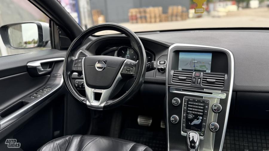 Black Volvo XC60 2014 in Radviliskis, with an engine capacity of 2.40 L and mileage of 298 thousand km for 12550 €, photo 17 on AUTOMOTO.COM.LV