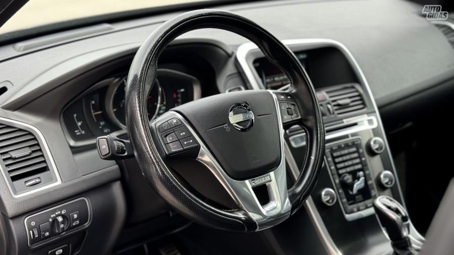 Black Volvo XC60 2014 in Radviliskis, with an engine capacity of 2.40 L and mileage of 298 thousand km for 12550 €, photo 18 on AUTOMOTO.COM.LV