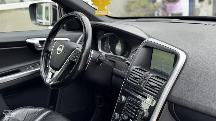 Black Volvo XC60 2014 in Radviliskis, with an engine capacity of 2.40 L and mileage of 298 thousand km for 12550 €, photo 19 on AUTOMOTO.COM.LV