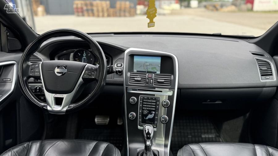 Black Volvo XC60 2014 in Radviliskis, with an engine capacity of 2.40 L and mileage of 298 thousand km for 12550 €, photo 20 on AUTOMOTO.COM.LV