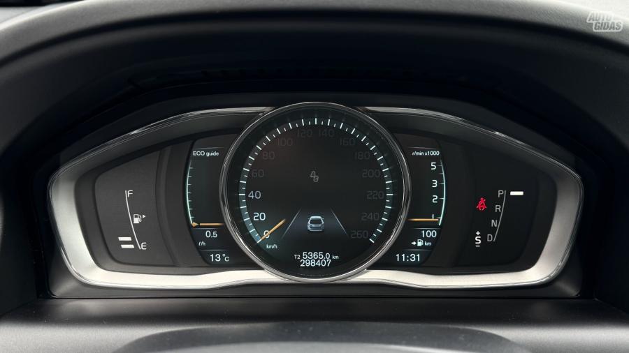 Black Volvo XC60 2014 in Radviliskis, with an engine capacity of 2.40 L and mileage of 298 thousand km for 12550 €, photo 26 on AUTOMOTO.COM.LV