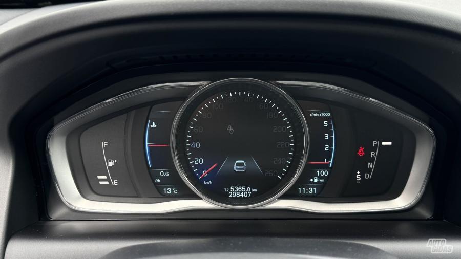 Black Volvo XC60 2014 in Radviliskis, with an engine capacity of 2.40 L and mileage of 298 thousand km for 12550 €, photo 27 on AUTOMOTO.COM.LV