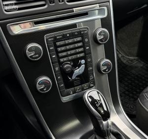 Black Volvo XC60 2014 in Radviliskis, with an engine capacity of 2.40 L and mileage of 298 thousand km for 12550 €, photo 32 on AUTOMOTO.COM.LV