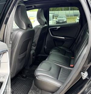 Black Volvo XC60 2014 in Radviliskis, with an engine capacity of 2.40 L and mileage of 298 thousand km for 12550 €, photo 35 on AUTOMOTO.COM.LV