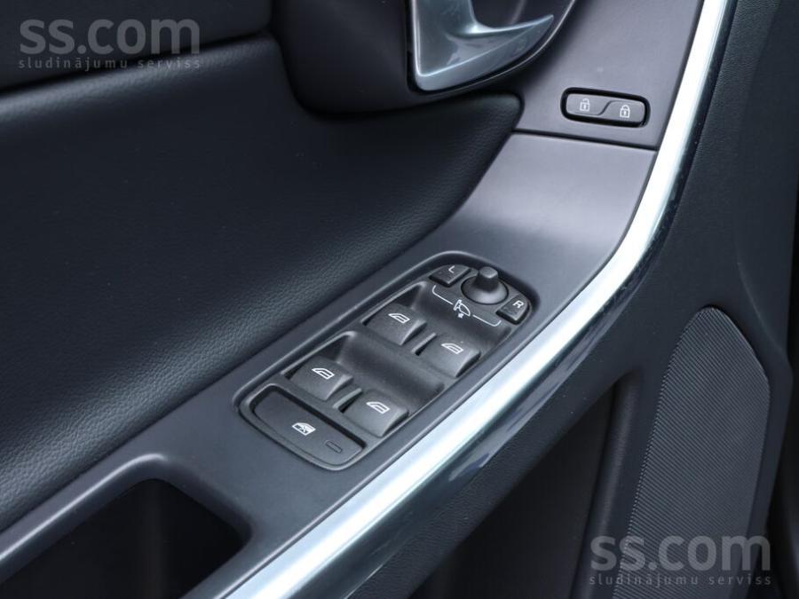 Melns Volvo XC60 2014 Daugavpils, ar dzinēja tilpumu 2.40 L un nobraukumu 216 tūkst. km par 14880 €, foto 18 vietnē AUTOMOTO.COM.LV
