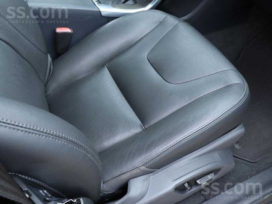 Melns Volvo XC60 2014 Daugavpils, ar dzinēja tilpumu 2.40 L un nobraukumu 216 tūkst. km par 14880 €, foto 22 vietnē AUTOMOTO.COM.LV