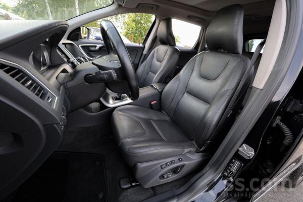 Melns Volvo XC60 2014 Jelgava, ar dzinēja tilpumu 2.40 L un nobraukumu 0 tūkst. km par 13850 €, foto 9 vietnē AUTOMOTO.COM.LV
