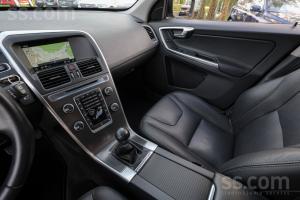 Melns Volvo XC60 2014 Jelgava, ar dzinēja tilpumu 2.40 L un nobraukumu 0 tūkst. km par 13850 €, foto 20 vietnē AUTOMOTO.COM.LV