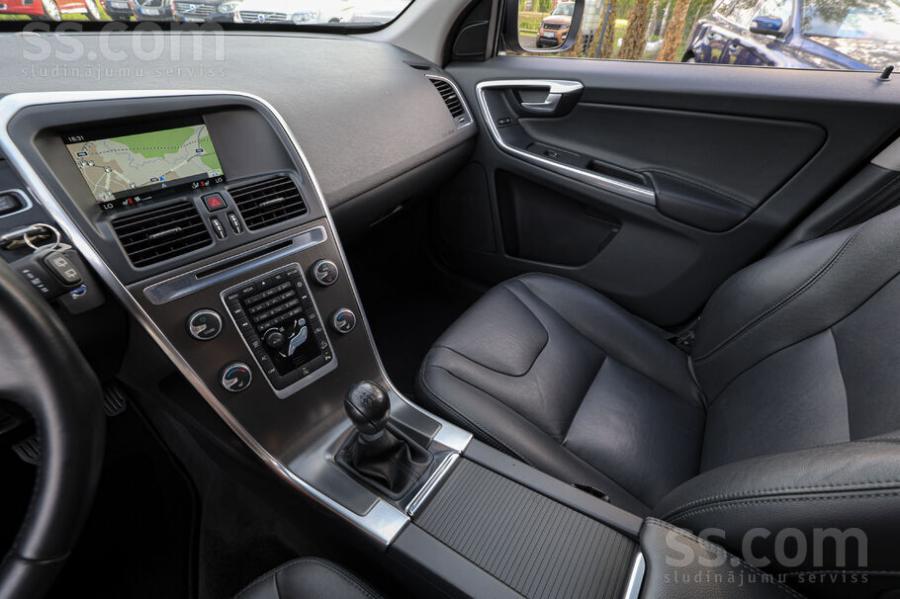 Melns Volvo XC60 2014 Jelgava, ar dzinēja tilpumu 2.40 L un nobraukumu 0 tūkst. km par 13850 €, foto 20 vietnē AUTOMOTO.COM.LV