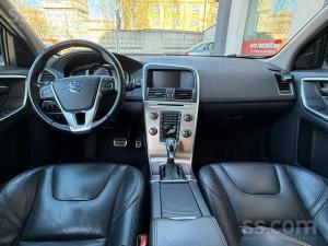 Black Volvo XC60 2014 in Riga, with an engine capacity of 2.40 L and mileage of 269 thousand km for 12500 €, photo 12 on AUTOMOTO.COM.LV