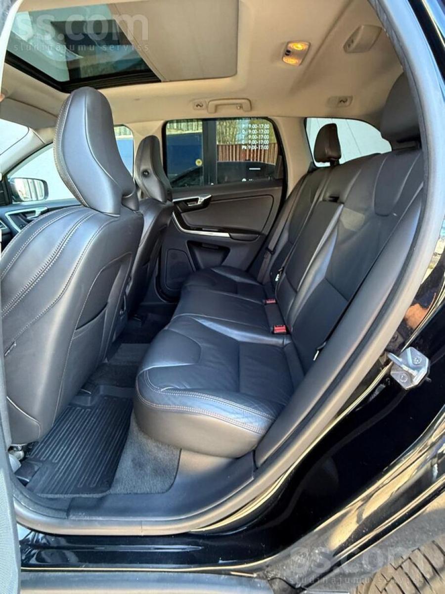 Black Volvo XC60 2014 in Riga, with an engine capacity of 2.40 L and mileage of 269 thousand km for 12500 €, photo 13 on AUTOMOTO.COM.LV