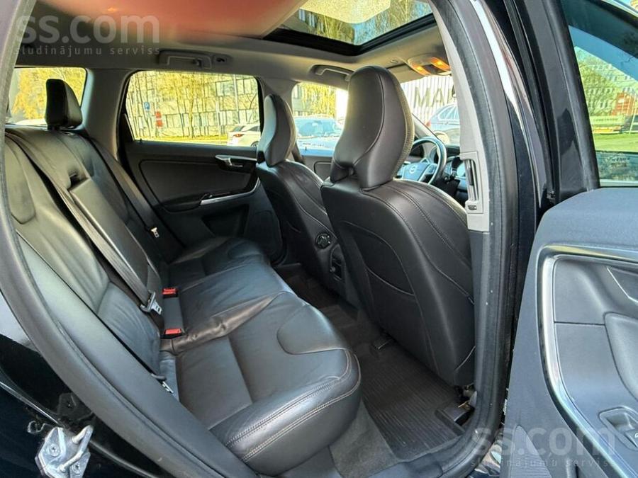 Black Volvo XC60 2014 in Riga, with an engine capacity of 2.40 L and mileage of 269 thousand km for 12500 €, photo 17 on AUTOMOTO.COM.LV