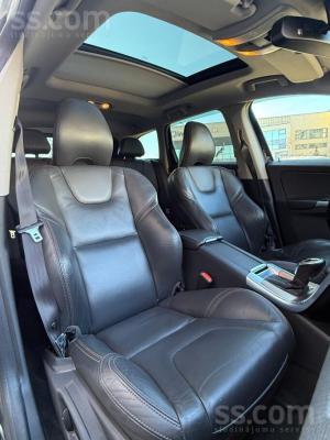 Black Volvo XC60 2014 in Riga, with an engine capacity of 2.40 L and mileage of 269 thousand km for 12500 €, photo 18 on AUTOMOTO.COM.LV