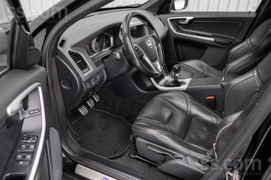 Melns Volvo XC60 2014 Ogre, ar dzinēja tilpumu 2.00 L un nobraukumu 188 tūkst. km par 14500 €, foto 11 vietnē AUTOMOTO.COM.LV