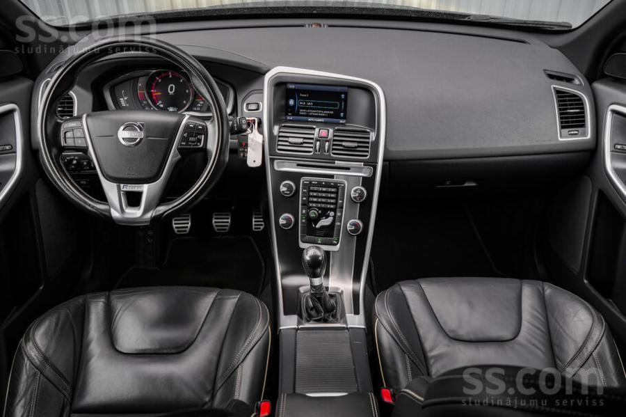 Melns Volvo XC60 2014 Ogre, ar dzinēja tilpumu 2.00 L un nobraukumu 188 tūkst. km par 14500 €, foto 12 vietnē AUTOMOTO.COM.LV