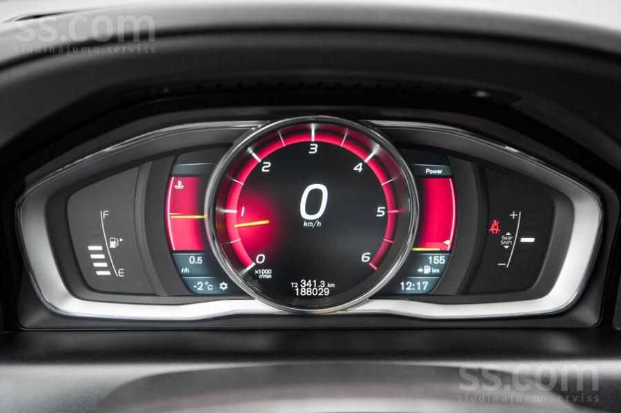 Melns Volvo XC60 2014 Ogre, ar dzinēja tilpumu 2.00 L un nobraukumu 188 tūkst. km par 14500 €, foto 14 vietnē AUTOMOTO.COM.LV